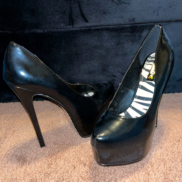 Alba | Shoes | Black Patient Faux Leather Zebra Sole Platforms | Poshmark